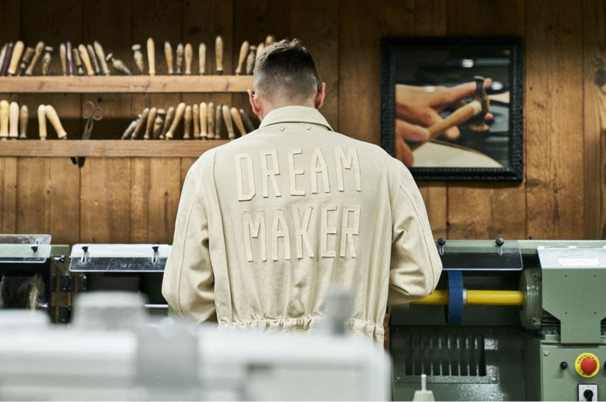 Golden Goose presenta i nuovi Forward Store di Dubai e New York ...
